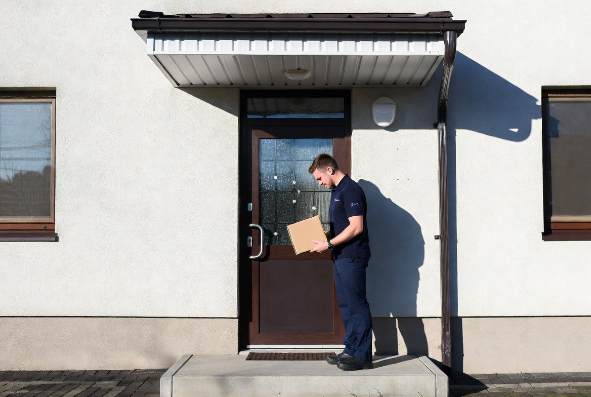 COURIER SERVICES that power up the beauty of life 24/7